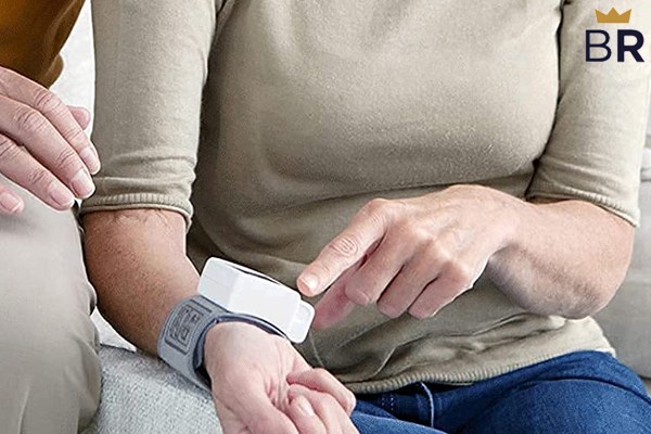 5 Best Wrist Blood Pressure Monitors - May 2024 - BestReviews